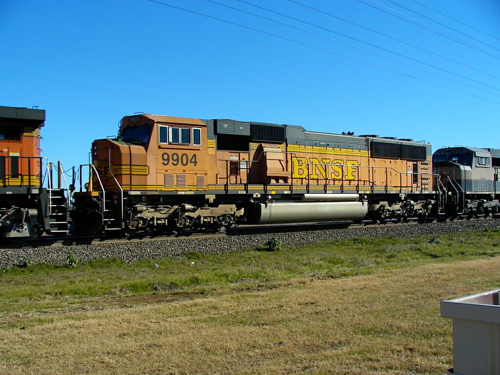 BNSF 9904